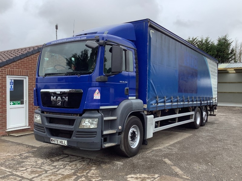 Rigid Trucks | Whitehill Commercials